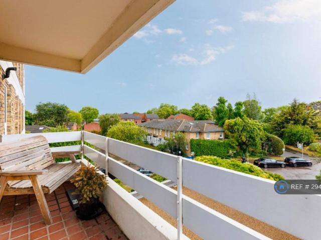 3 bedroom flat to rent