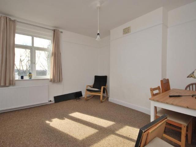 3 bedroom flat to rent