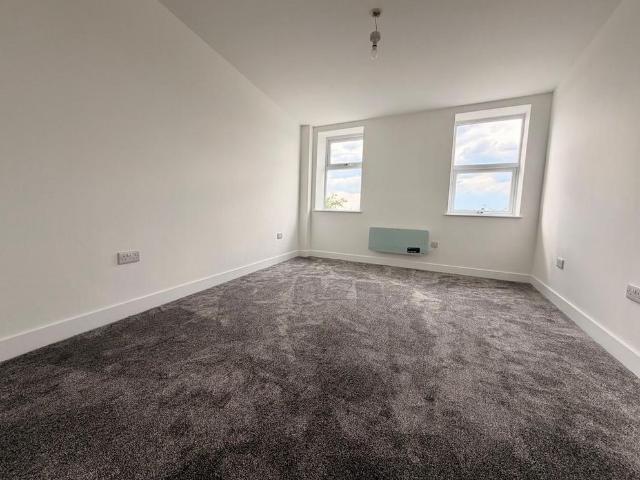 3 bedroom flat to rent