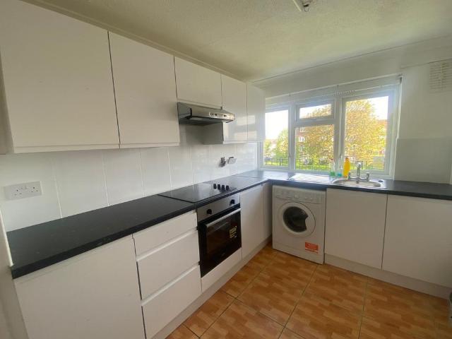 3 bedroom flat to rent