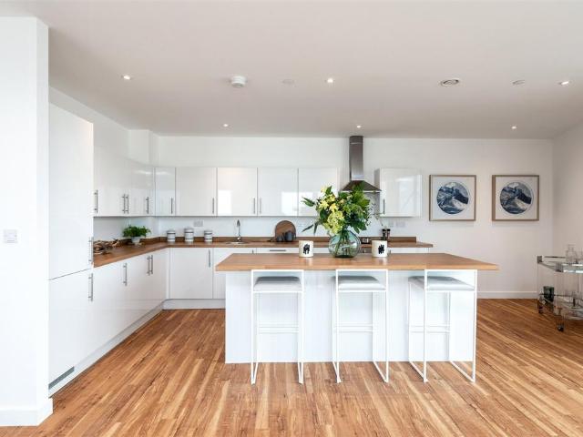 3 bedroom flat to rent
