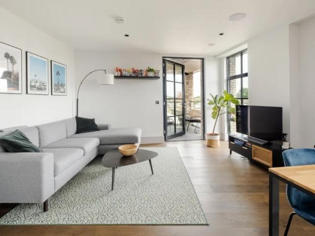 3 bedroom flat to rent