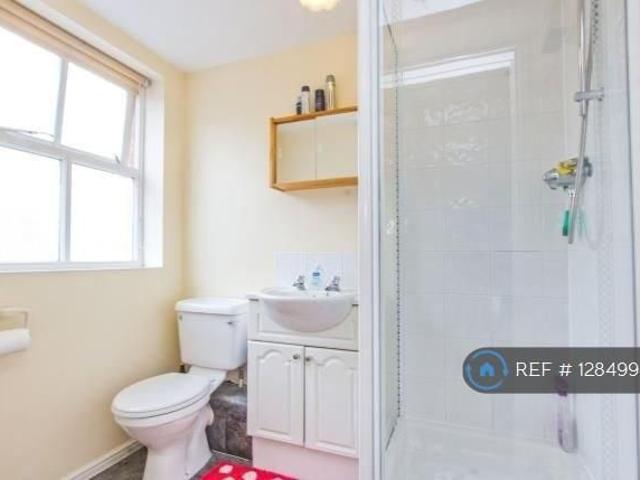 3 bedroom flat to rent