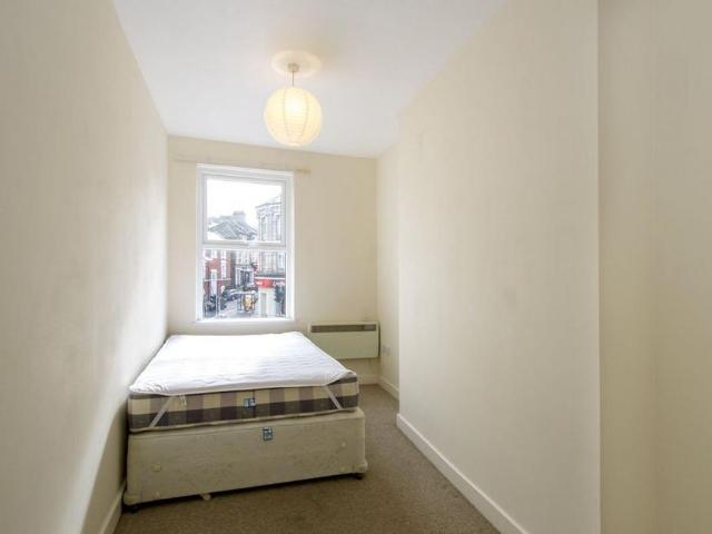 3 bedroom flat to rent
