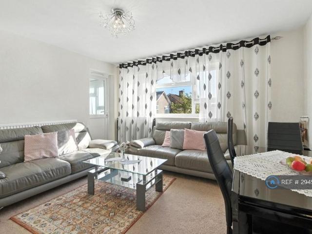 3 bedroom flat to rent