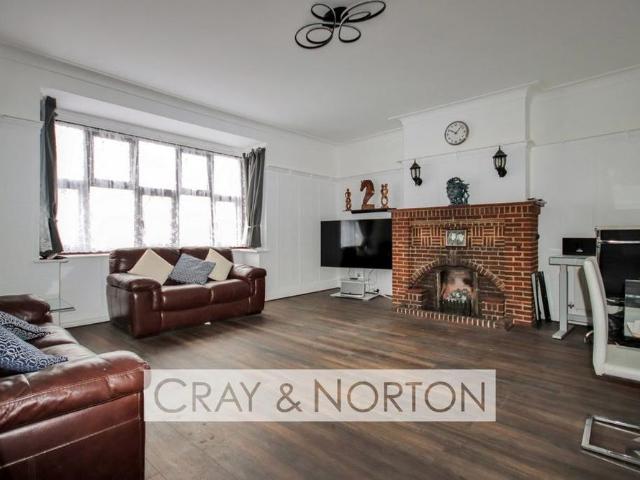 3 bedroom flat to rent