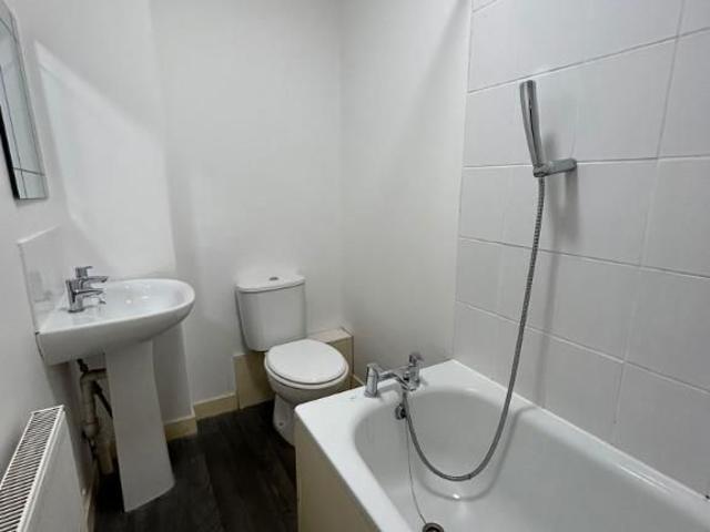 3 bedroom flat to rent
