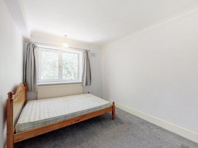 3 bedroom flat to rent