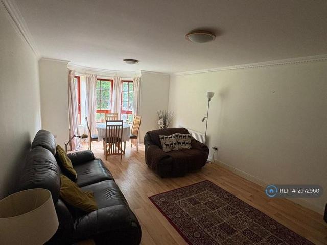 3 bedroom flat to rent