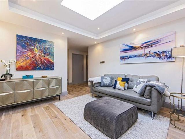 3 bedroom flat to rent