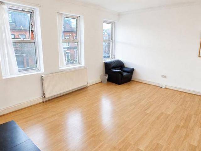 3 bedroom flat to rent