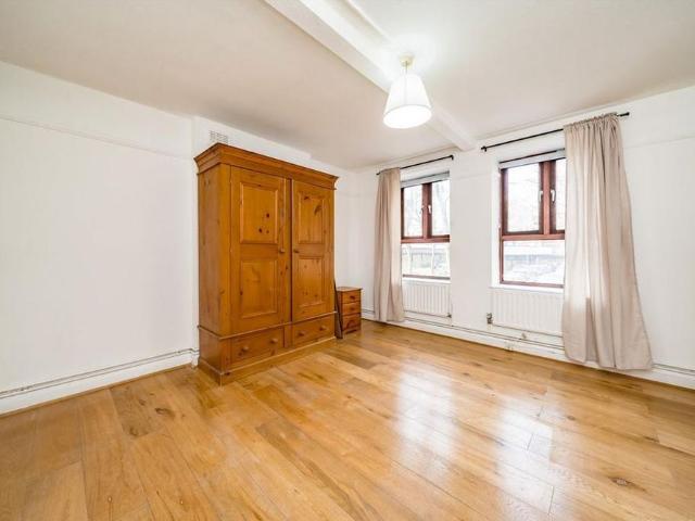 3 bedroom flat to rent