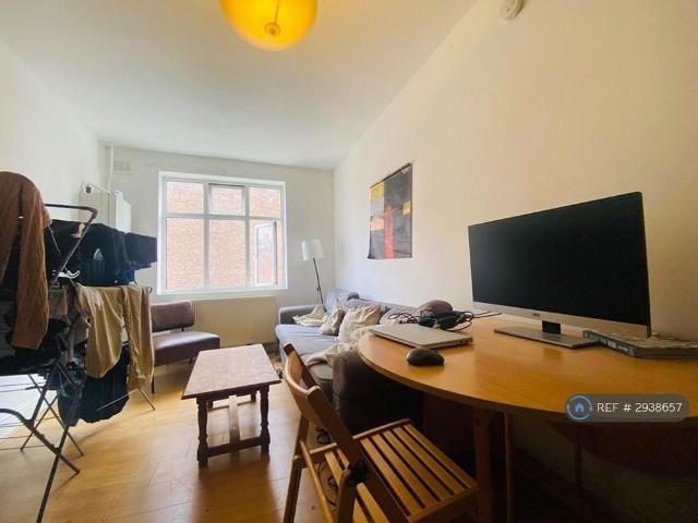 3 bedroom flat to rent