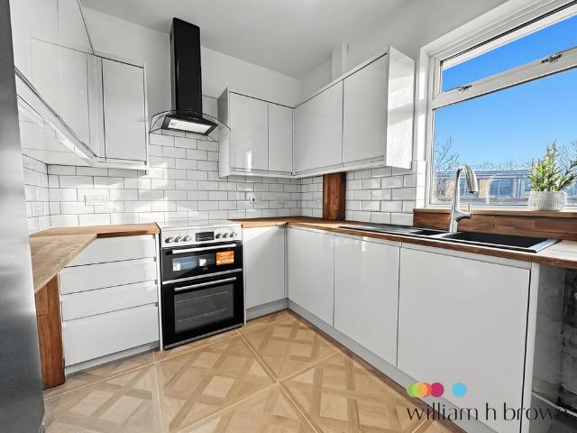 3 bedroom flat to rent