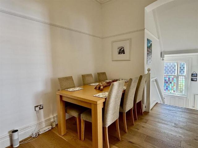 3 bedroom flat to rent