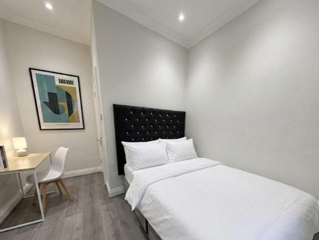 3 bedroom flat to rent