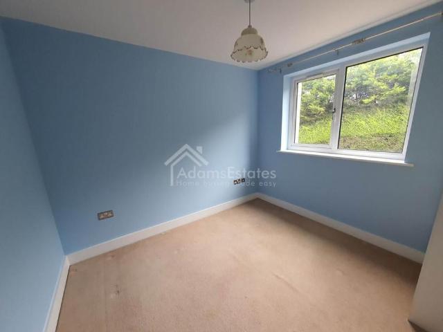 3 bedroom flat to rent