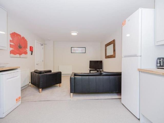 3 bedroom flat to rent