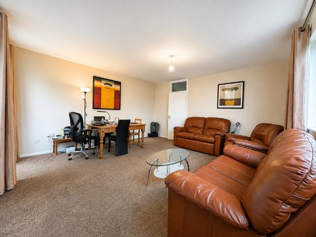 3 bedroom flat to rent
