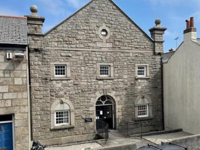 3 bedroom flat to rent