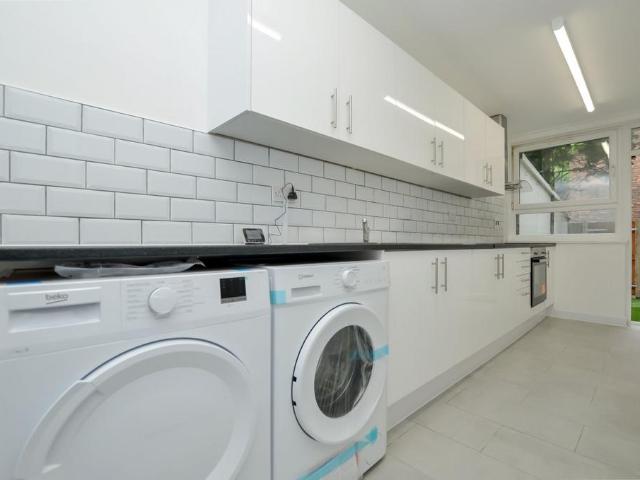 3 bedroom flat to rent