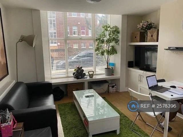 3 bedroom flat to rent