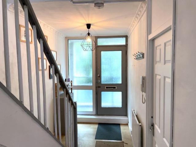 3 bedroom flat to rent