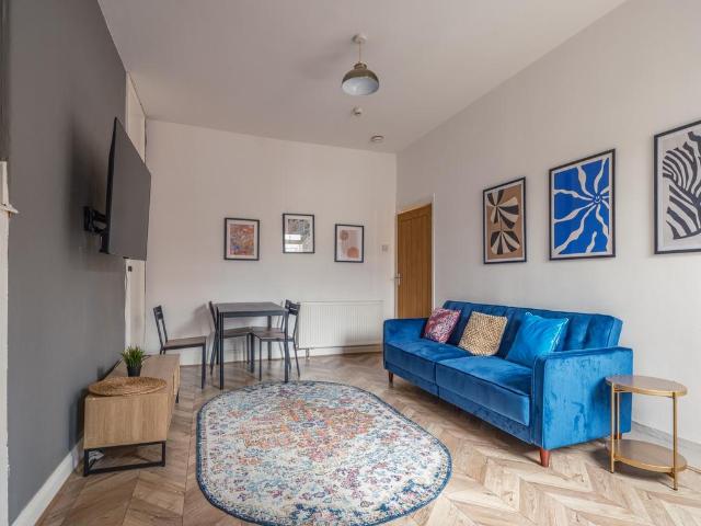 3 bedroom flat to rent