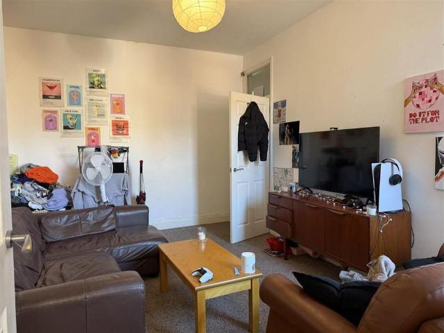 3 bedroom flat to rent