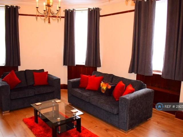 3 bedroom flat to rent