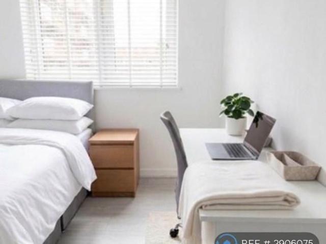 3 bedroom flat to rent