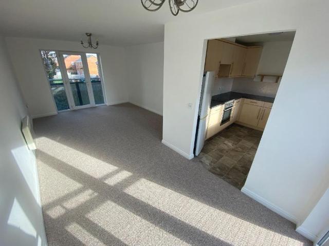 3 bedroom flat to rent