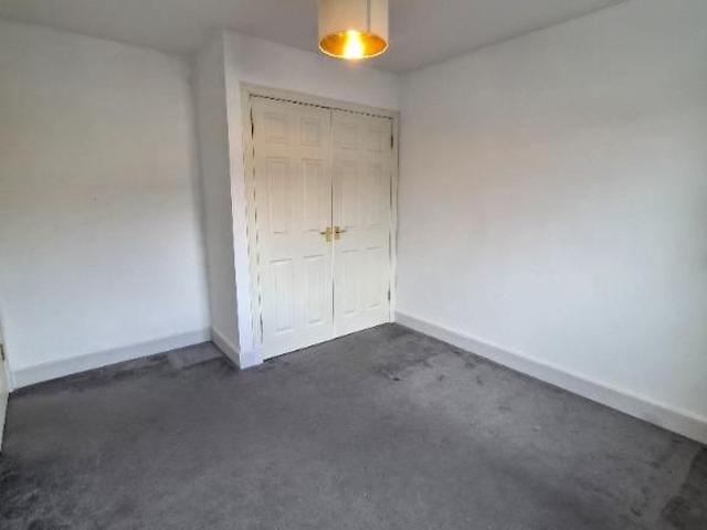 3 bedroom flat to rent