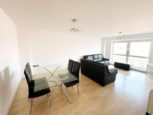 3 bedroom flat to rent
