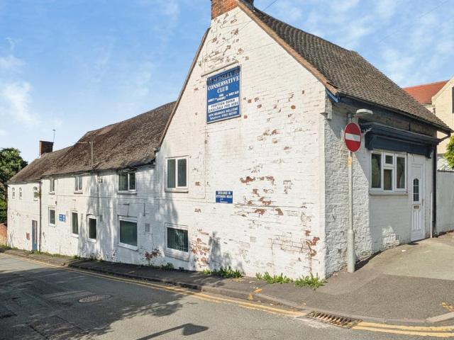 3 bedroom flat to rent