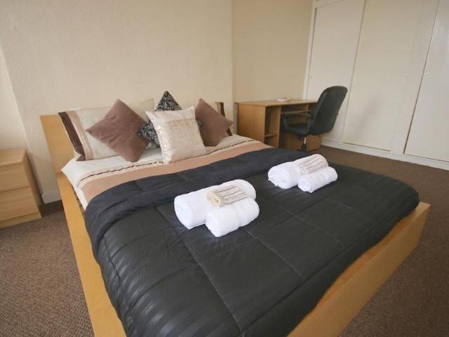 3 bedroom flat to rent