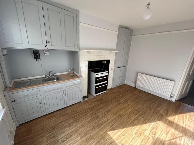 3 bedroom flat to rent
