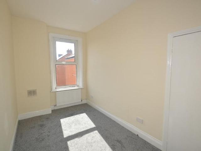 3 bedroom flat to rent