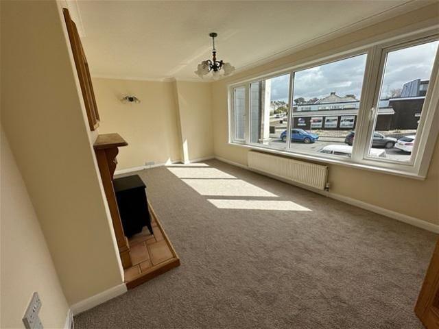 3 bedroom flat to rent