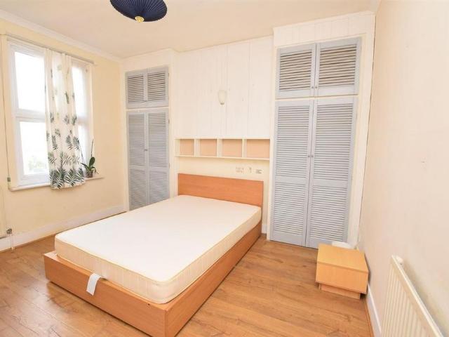 3 bedroom flat to rent