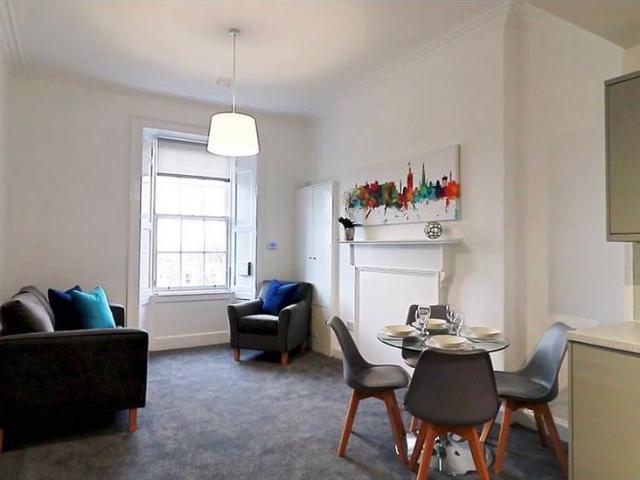 3 bedroom flat to rent
