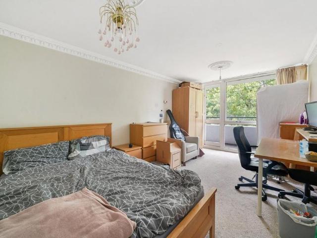 3 bedroom flat to rent