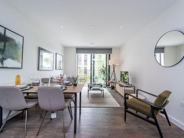 3 bedroom flat to rent