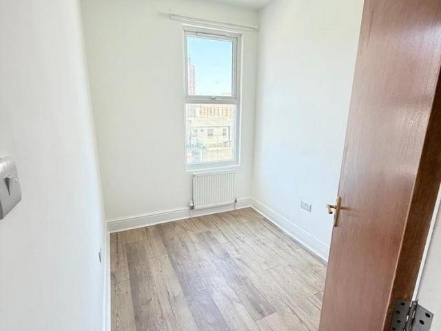 3 bedroom flat to rent
