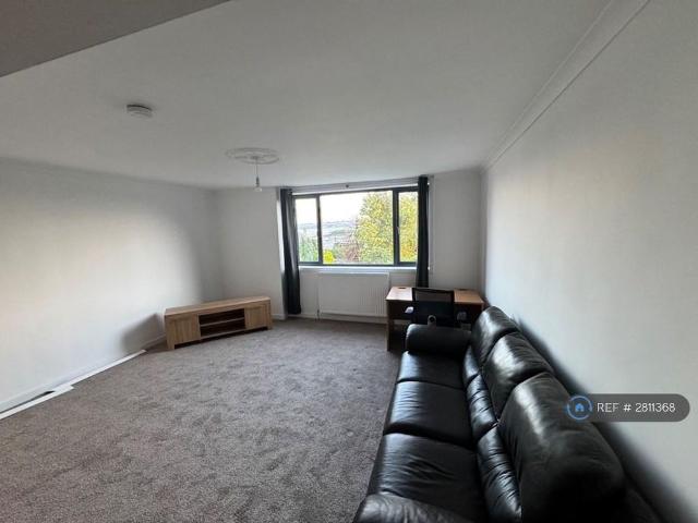 3 bedroom flat to rent