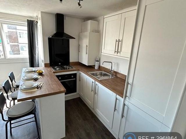 3 bedroom flat to rent