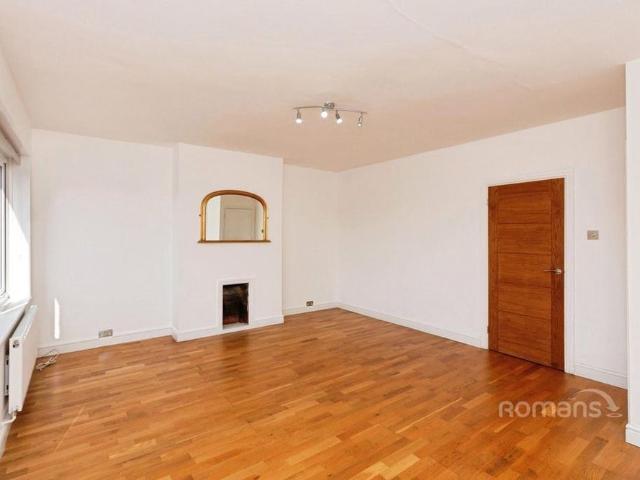 3 bedroom flat to rent