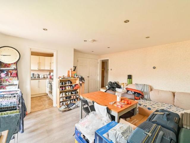 3 bedroom flat to rent