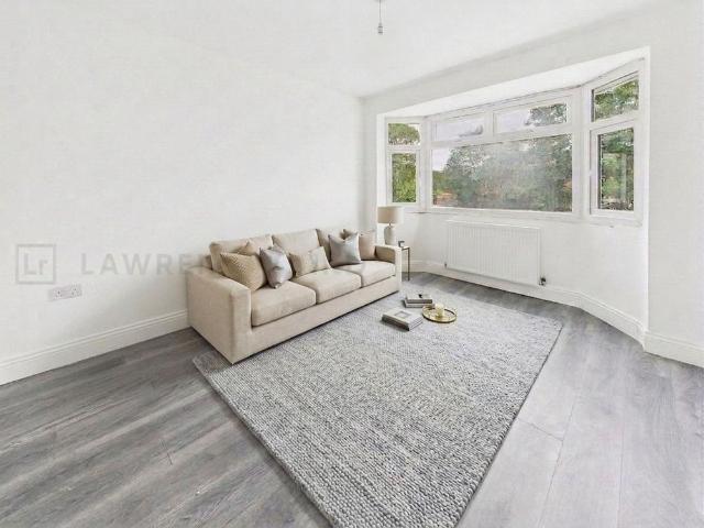 3 bedroom flat to rent