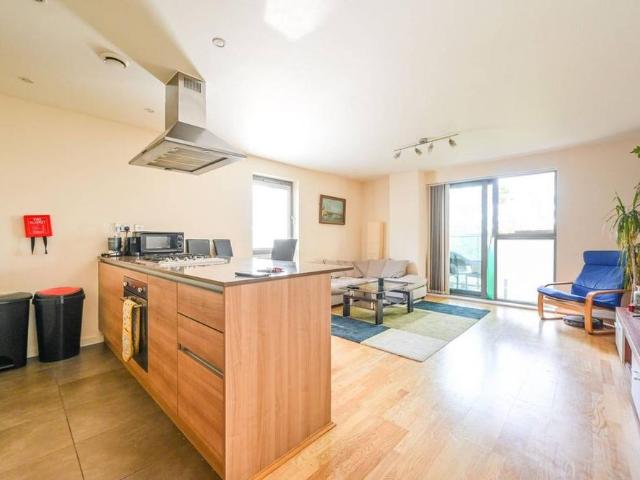 3 bedroom flat to rent